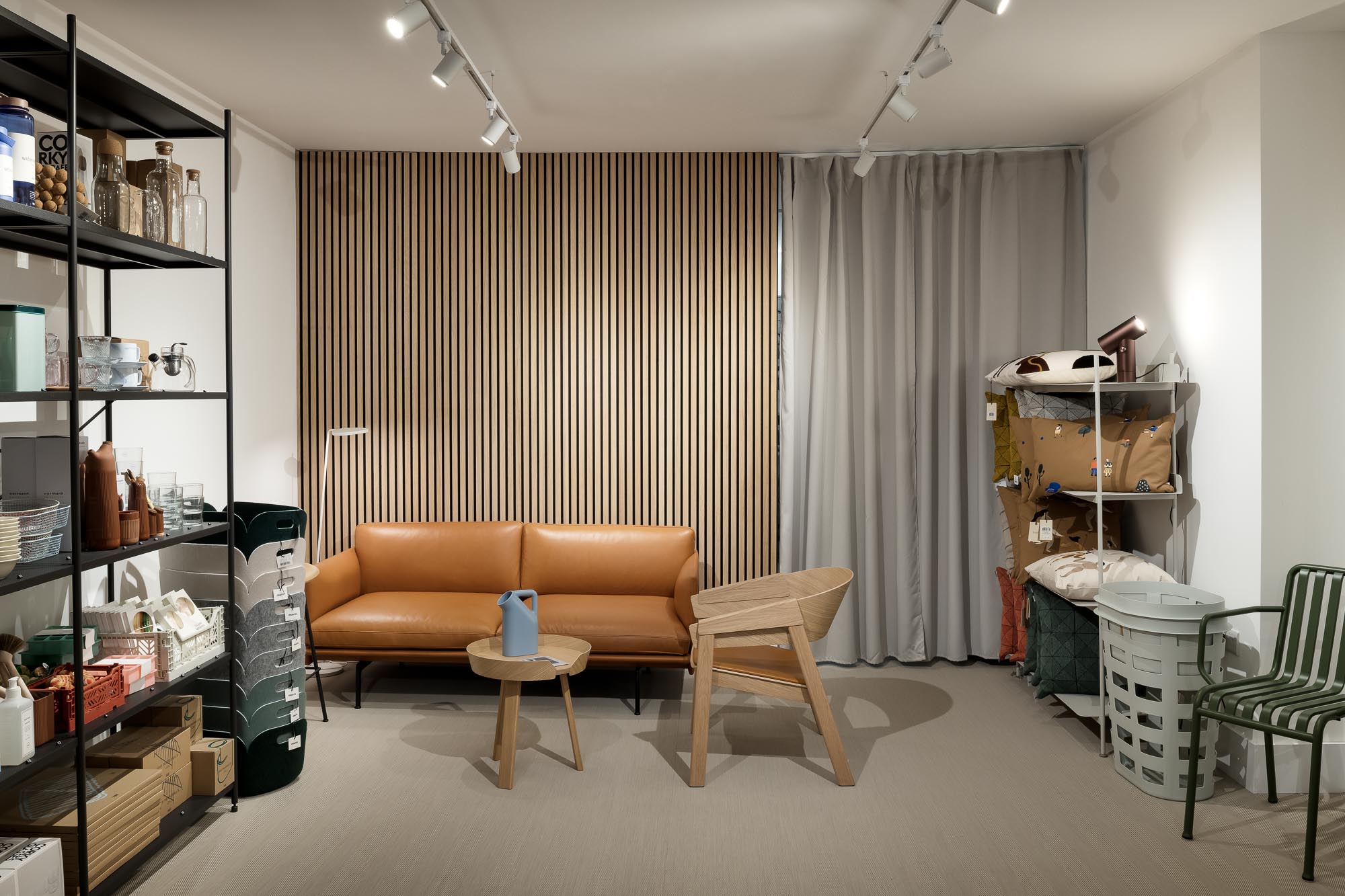 Kin / / Retail / / 2G Interior Design & Build Consultancy