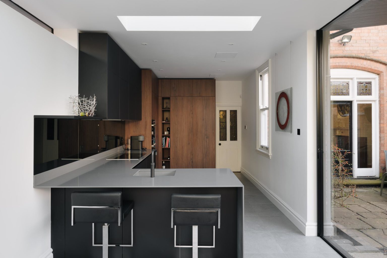 A Modern Classic / / Residential / / 2G Design & Build