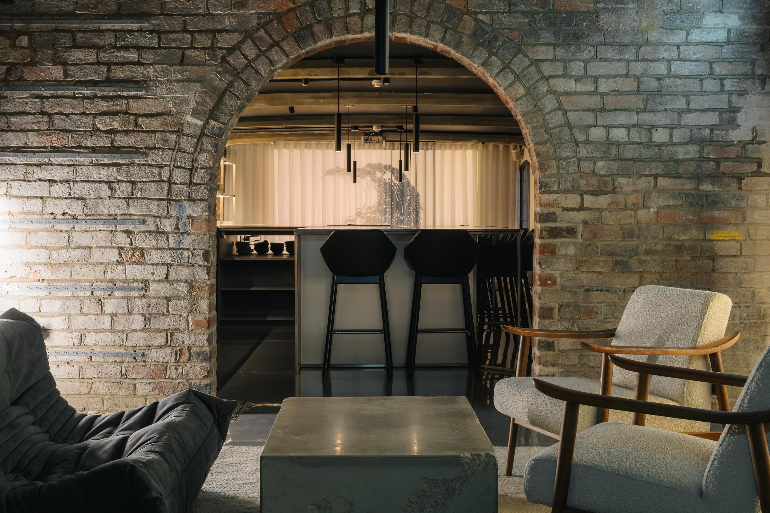 Albatross / / Bar & Restaurant / / 2G Design & Build